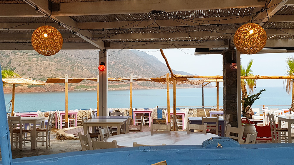 Plaka - Crete. Hotels & Information